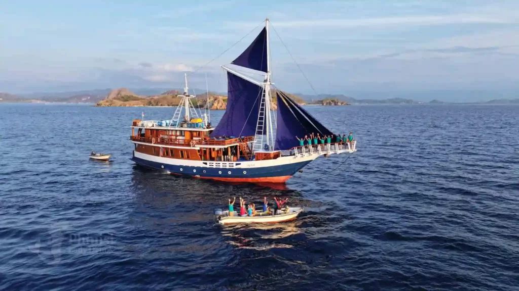 Lady Denok Phinisi - Best Sailing Komodo Island 2025